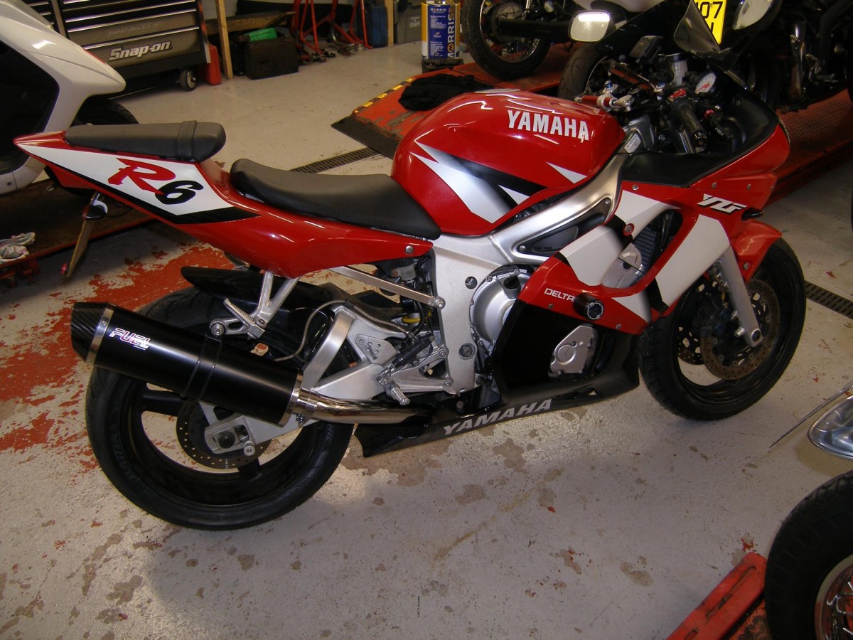 Yamaha YZF600 R6 Carb Model (1998-2002) Exhaust - GALLERY